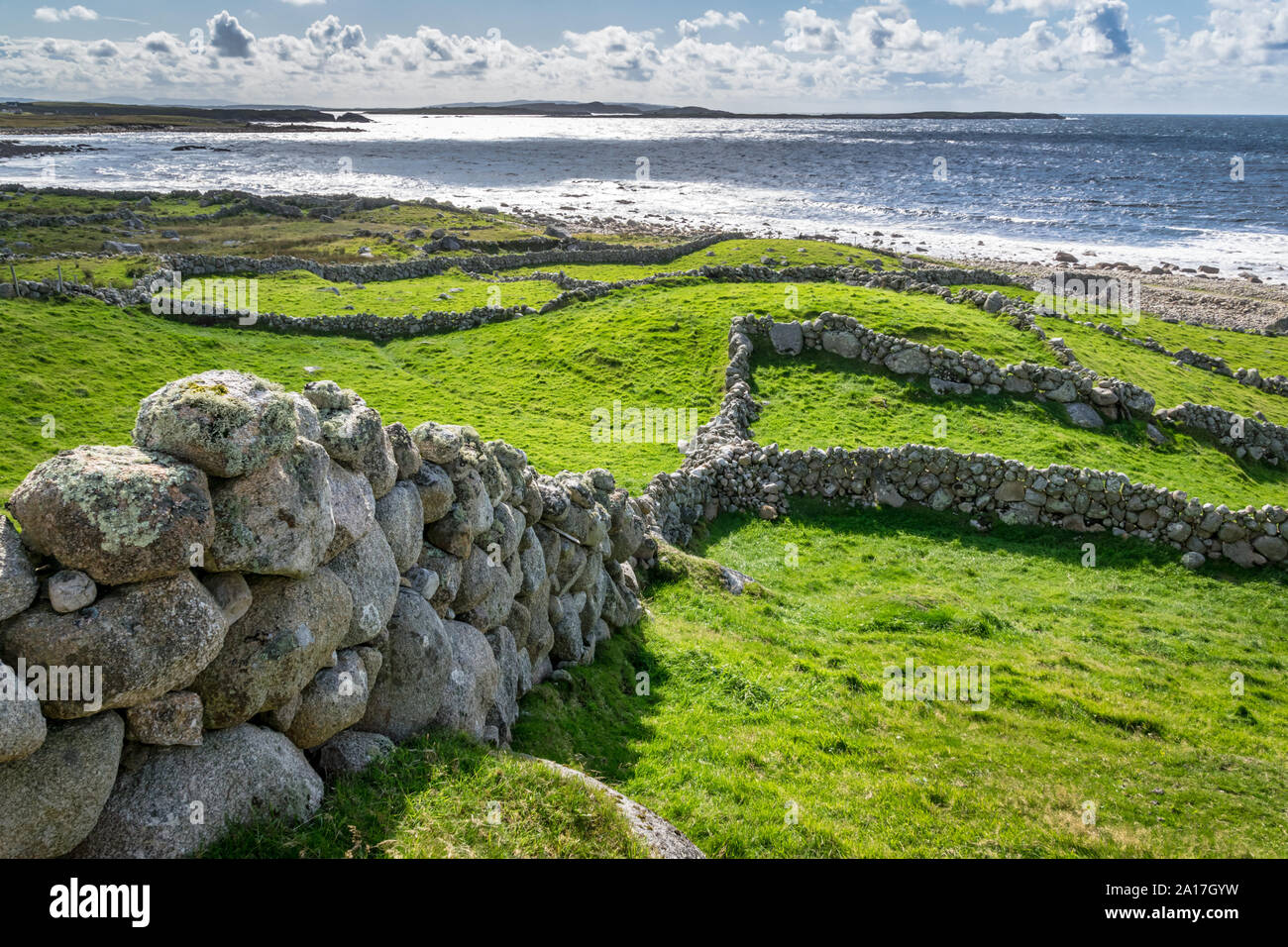 Old stone walls hi-res stock photography and images - Alamy