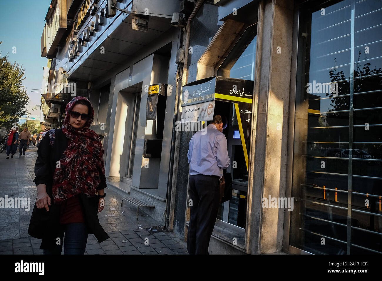 Man uses atm bank machine hi-res stock photography and images - Alamy