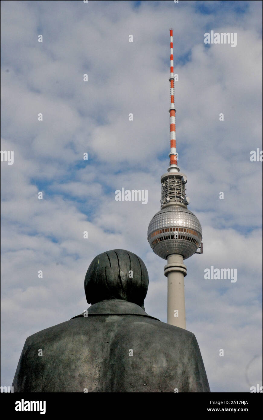 Statue of engels hi-res stock photography and images - Alamy