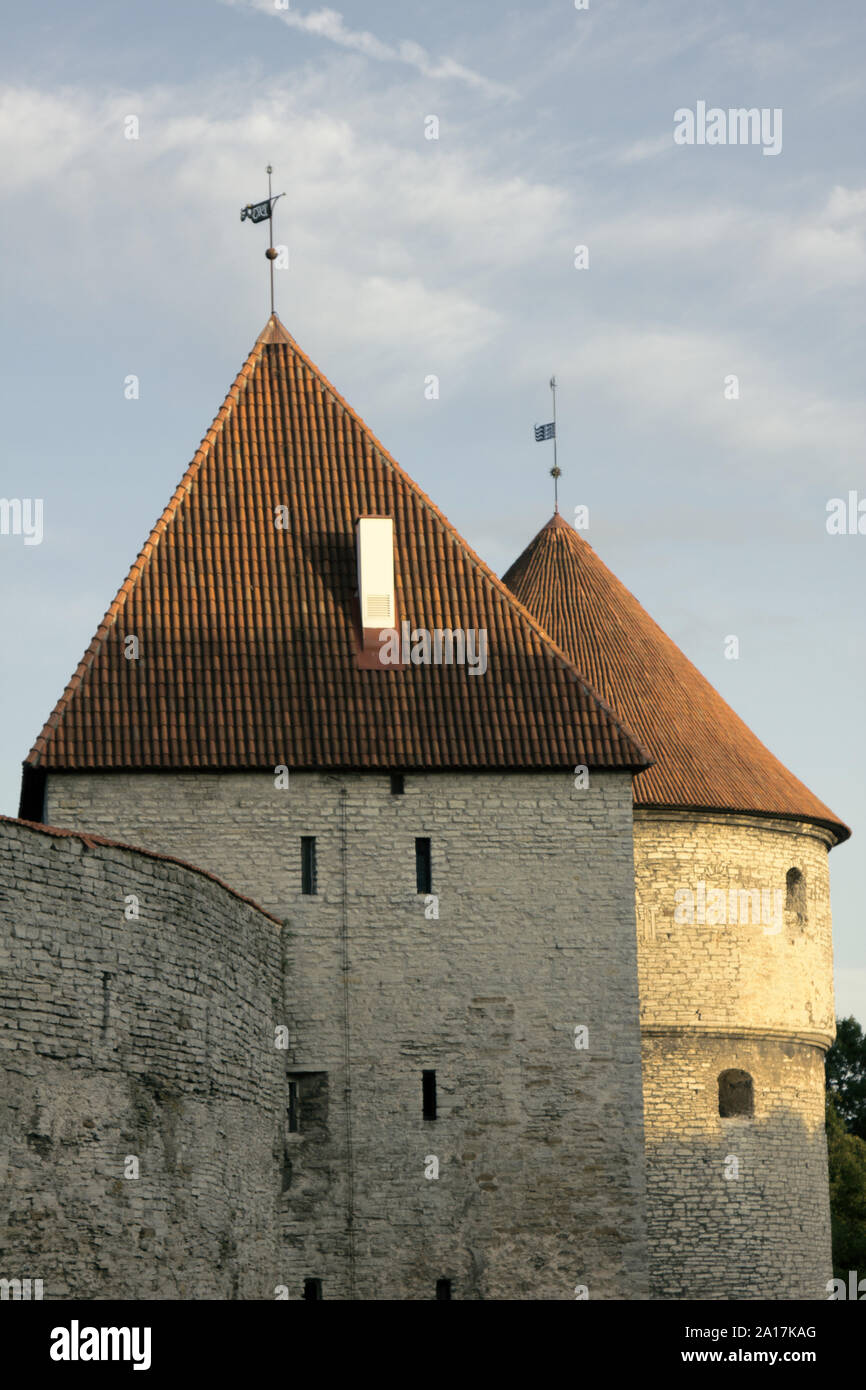 Town wall of Tallinn, castle Toompea (Tallinna vanalinn, Teutonic order ...