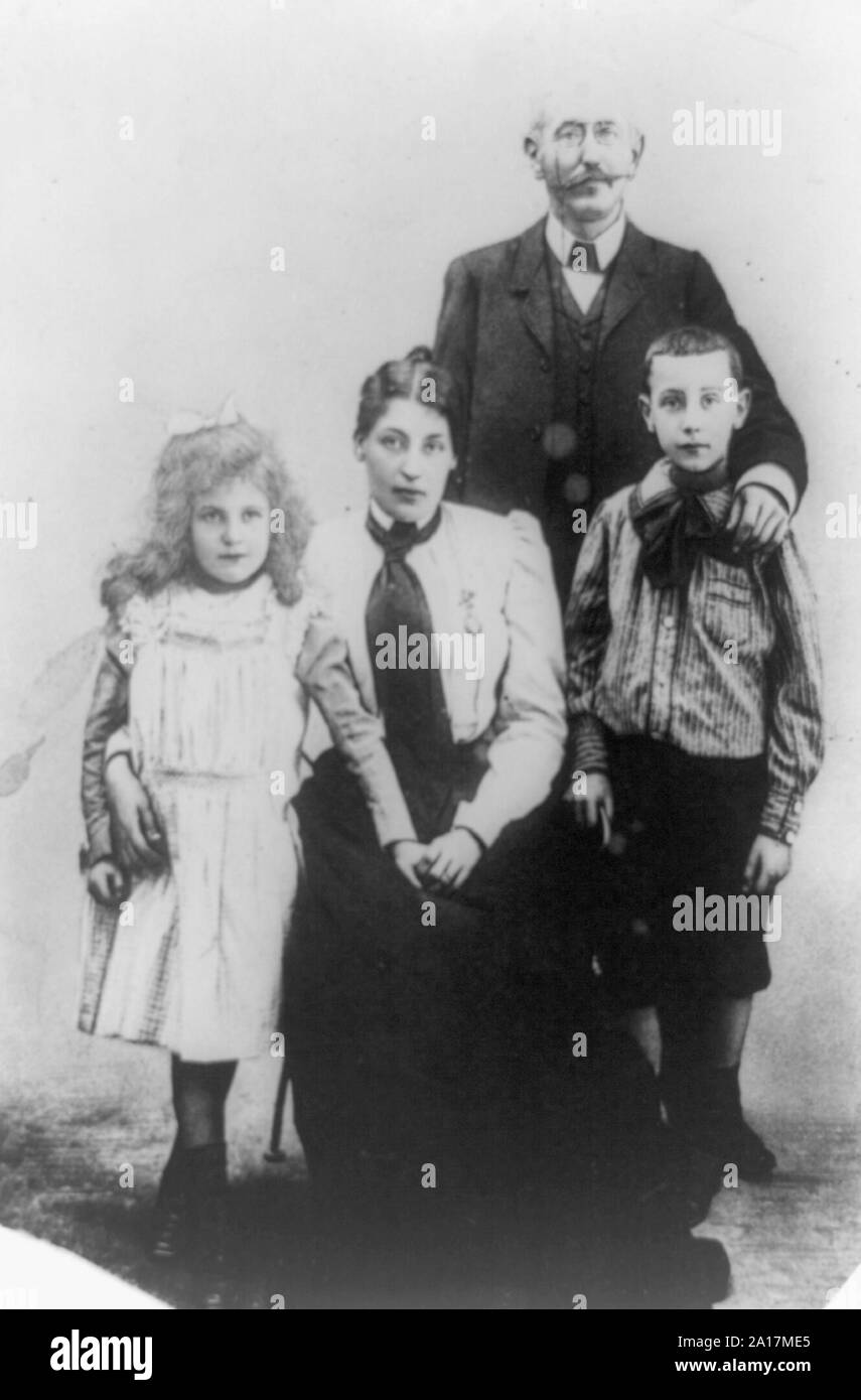 1910 1935 Black and White Stock Photos & Images - Alamy