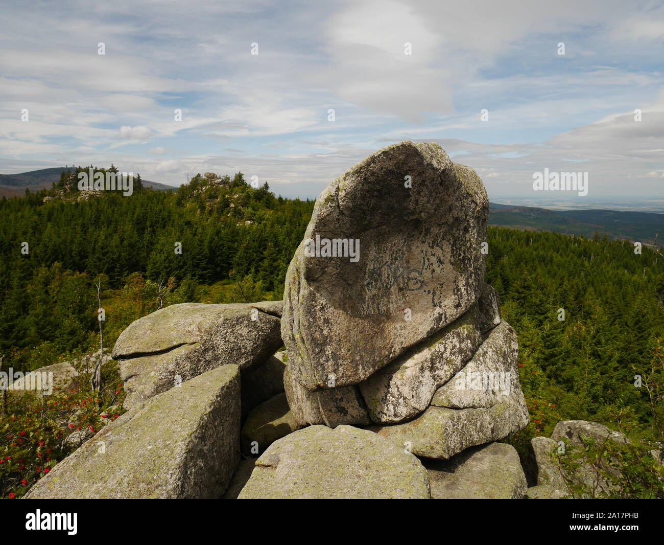 Stone outcrop hi-res stock photography and images - Alamy