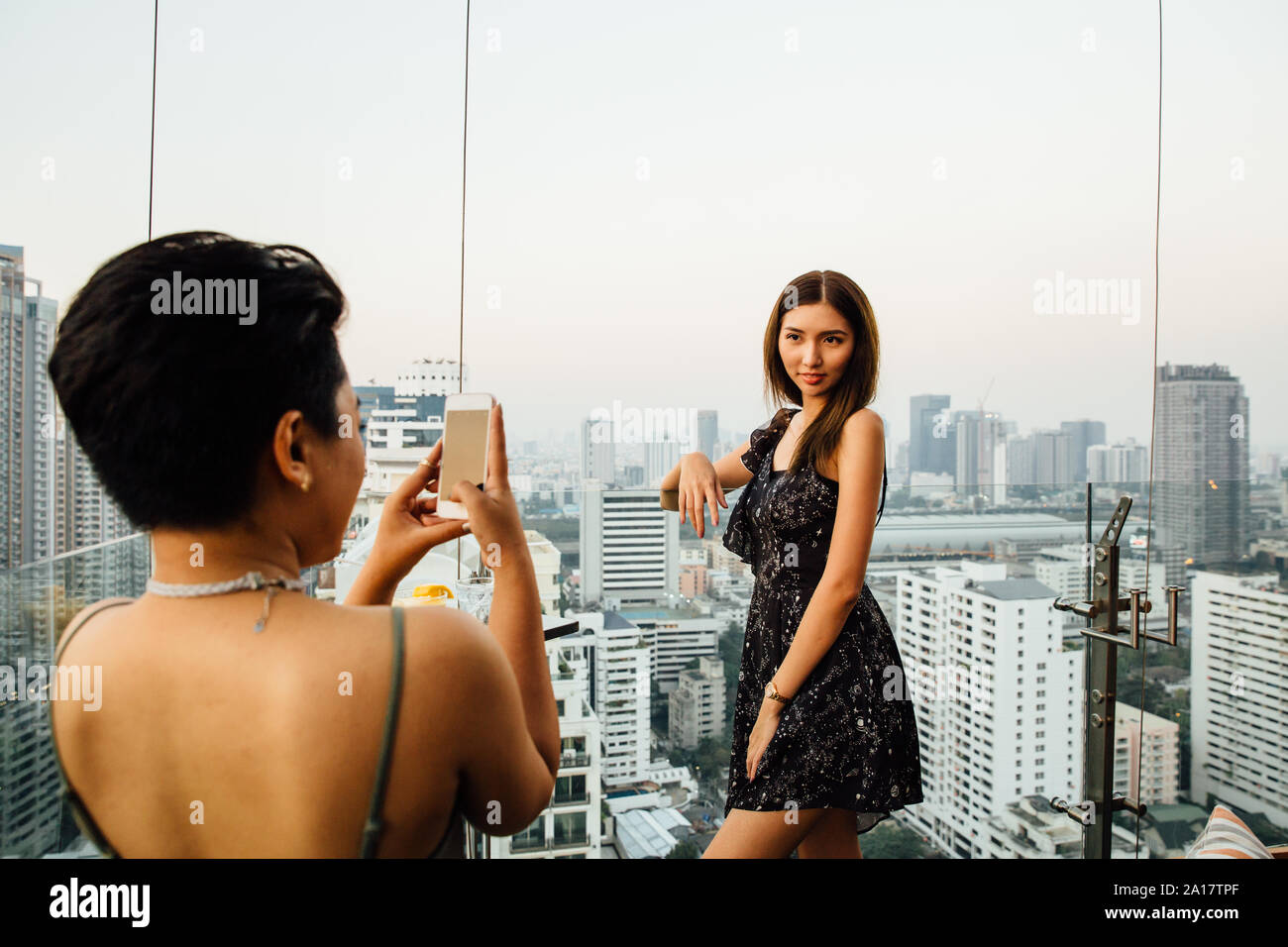 Tall asian women hi-res stock photography and images - Alamy