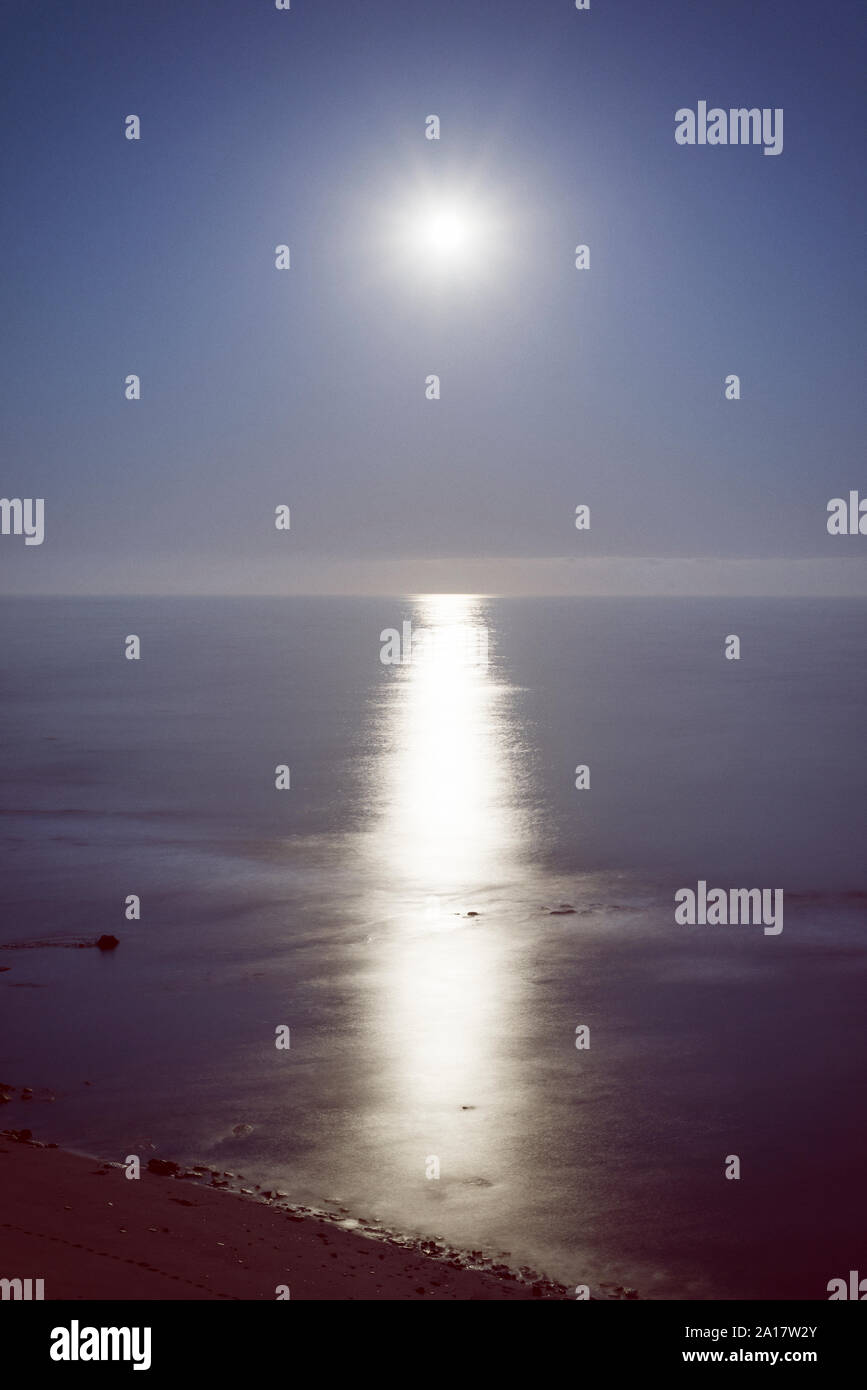 Moon ocean waves hi-res stock photography and images - Alamy