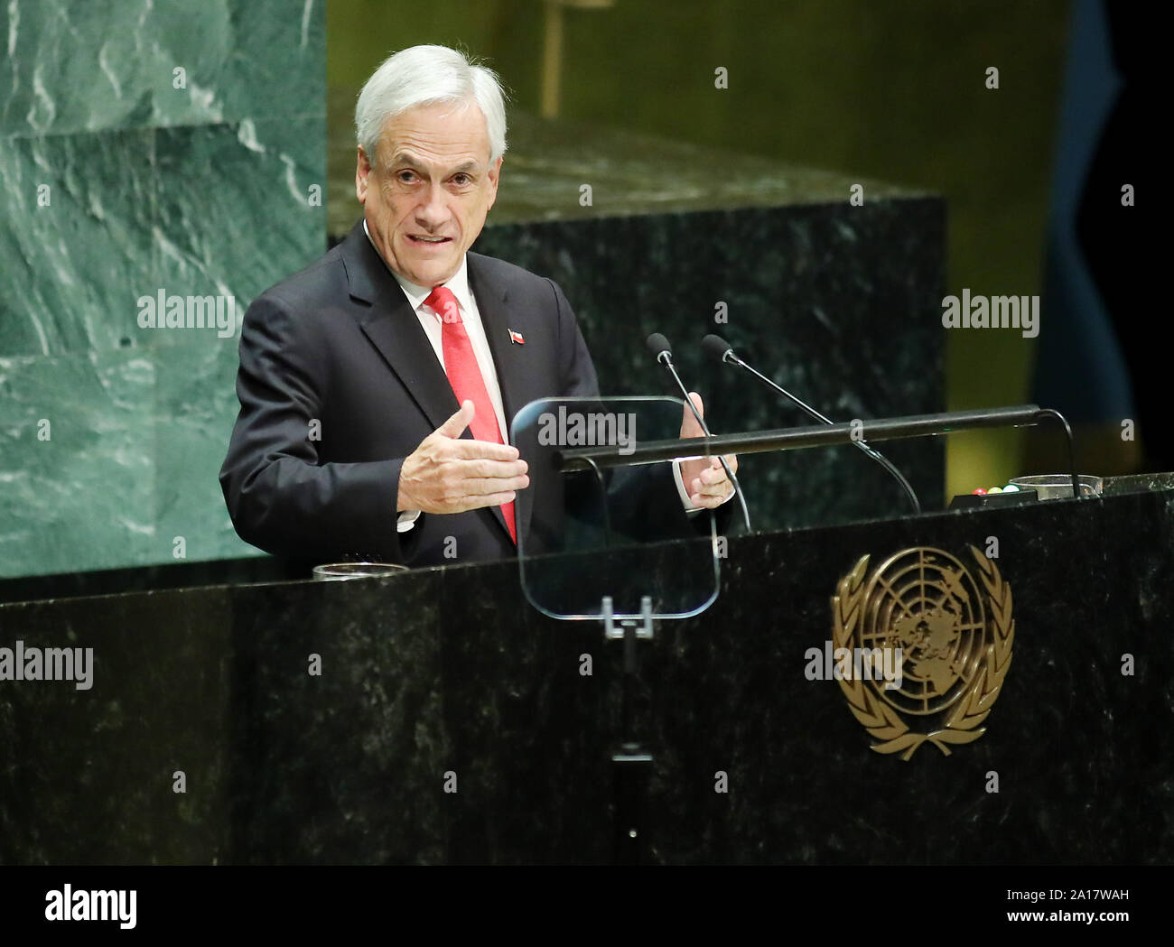 President chile sebastian pinera hi-res stock photography and images ...