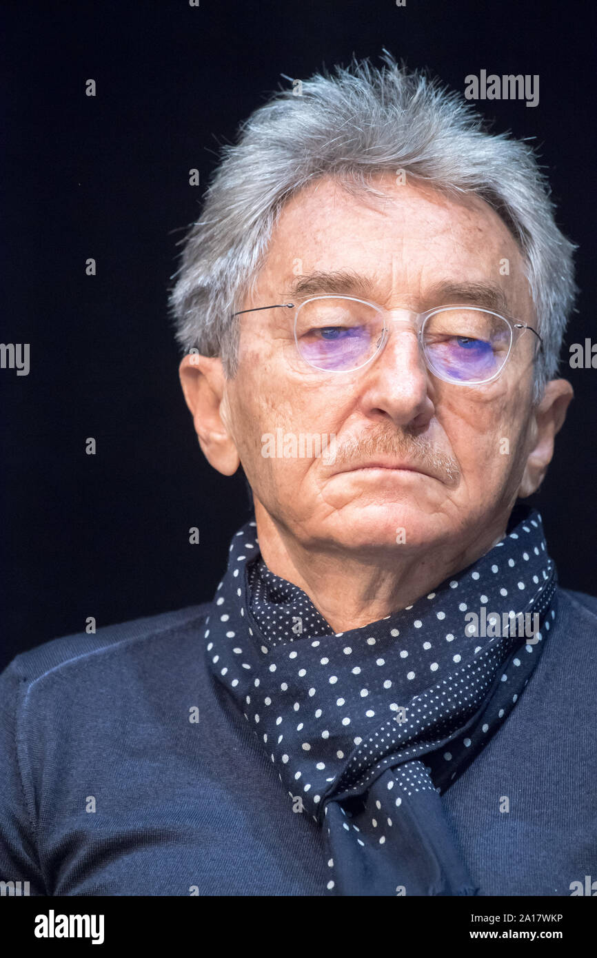 Production designer hi-res stock photography and images - Alamy