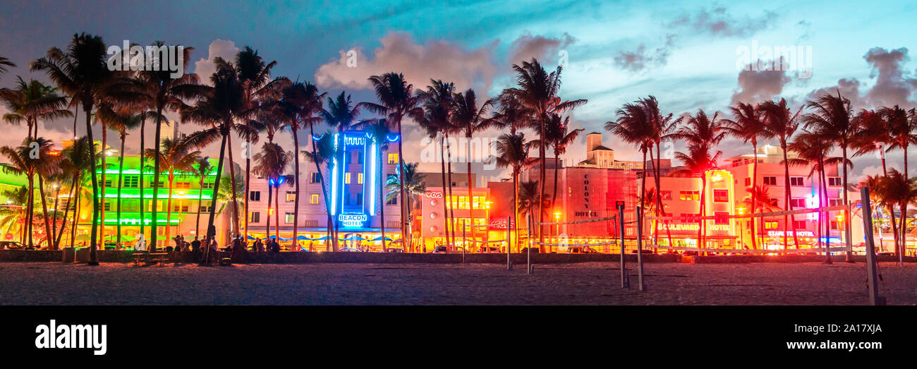 Miami Beach, USA - September 10, 2019: Ocean Drive hotels and ...