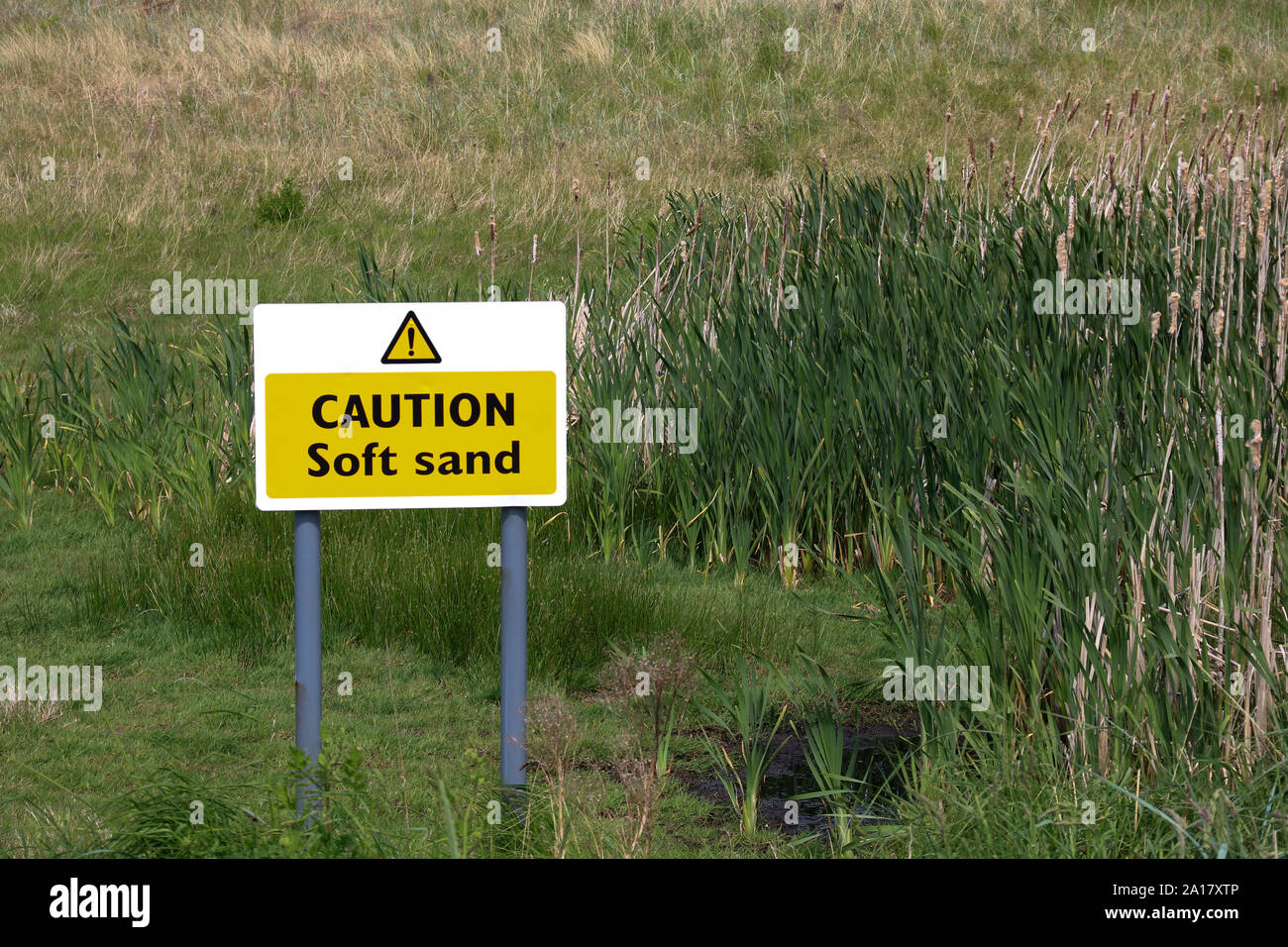 Soft sand warning sign hi-res stock photography and images - Alamy
