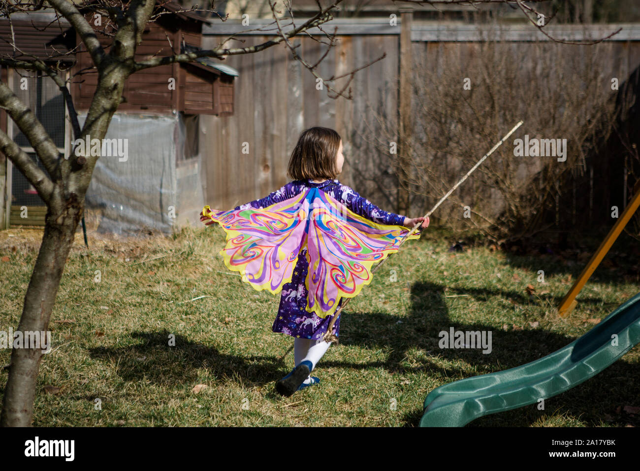 Child butterfly wings hi-res stock photography and images - Alamy