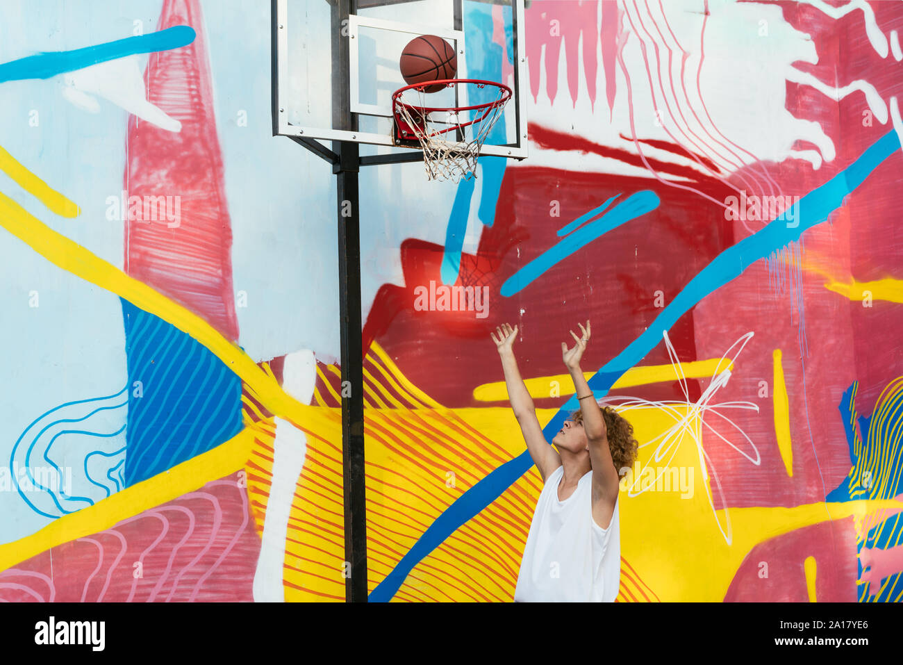 Scoring in basketball court hi-res stock photography and images - Alamy