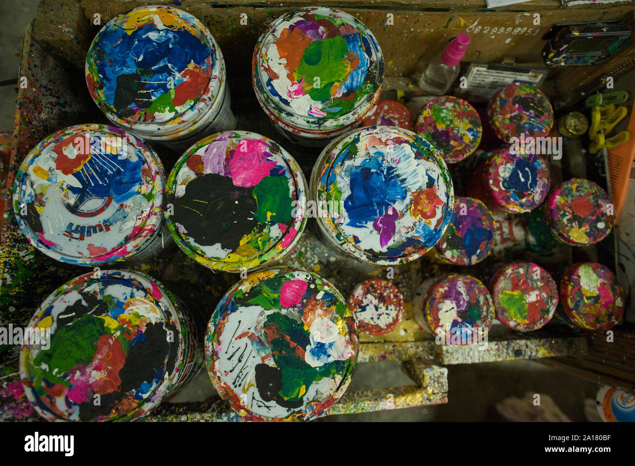 Paint can cans hi-res stock photography and images - Alamy