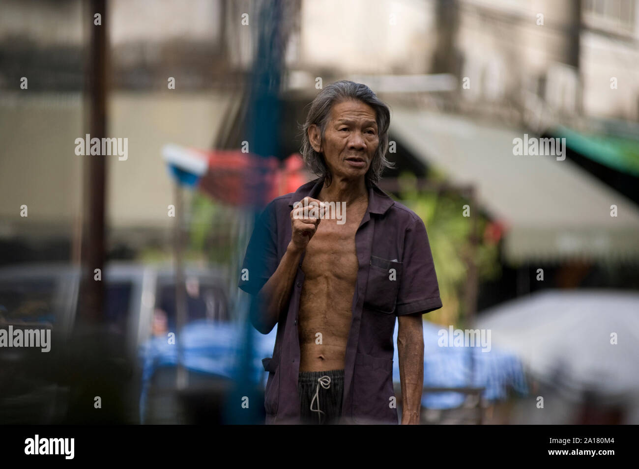 Senior homeless men hi-res stock photography and images - Alamy