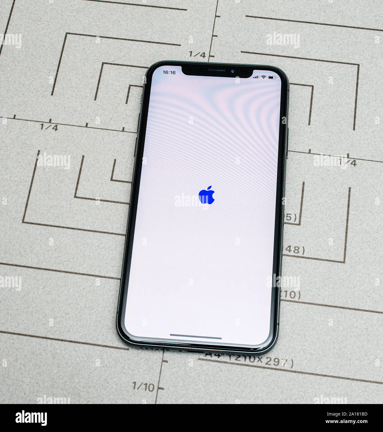Super retina xdr display hi-res stock photography and images - Alamy