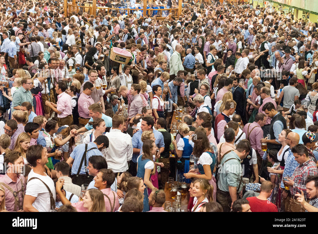 Oktoberfest celebrations hi-res stock photography and images - Alamy
