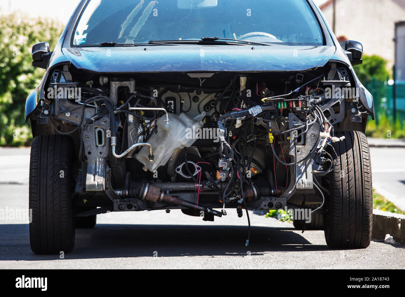 Replace completely hi-res stock photography and images - Alamy