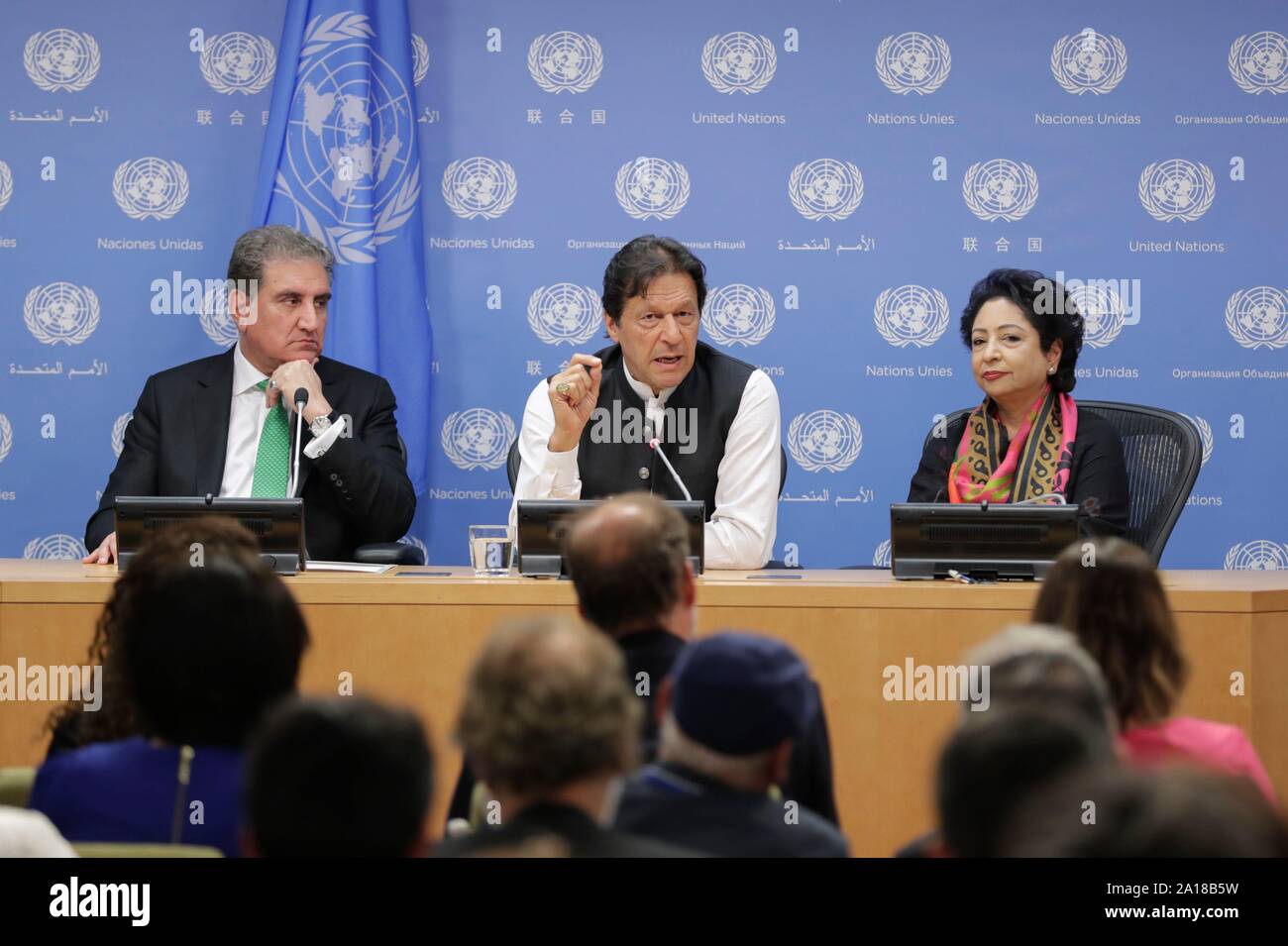 Imran khan prime minister hi-res stock photography and images - Alamy