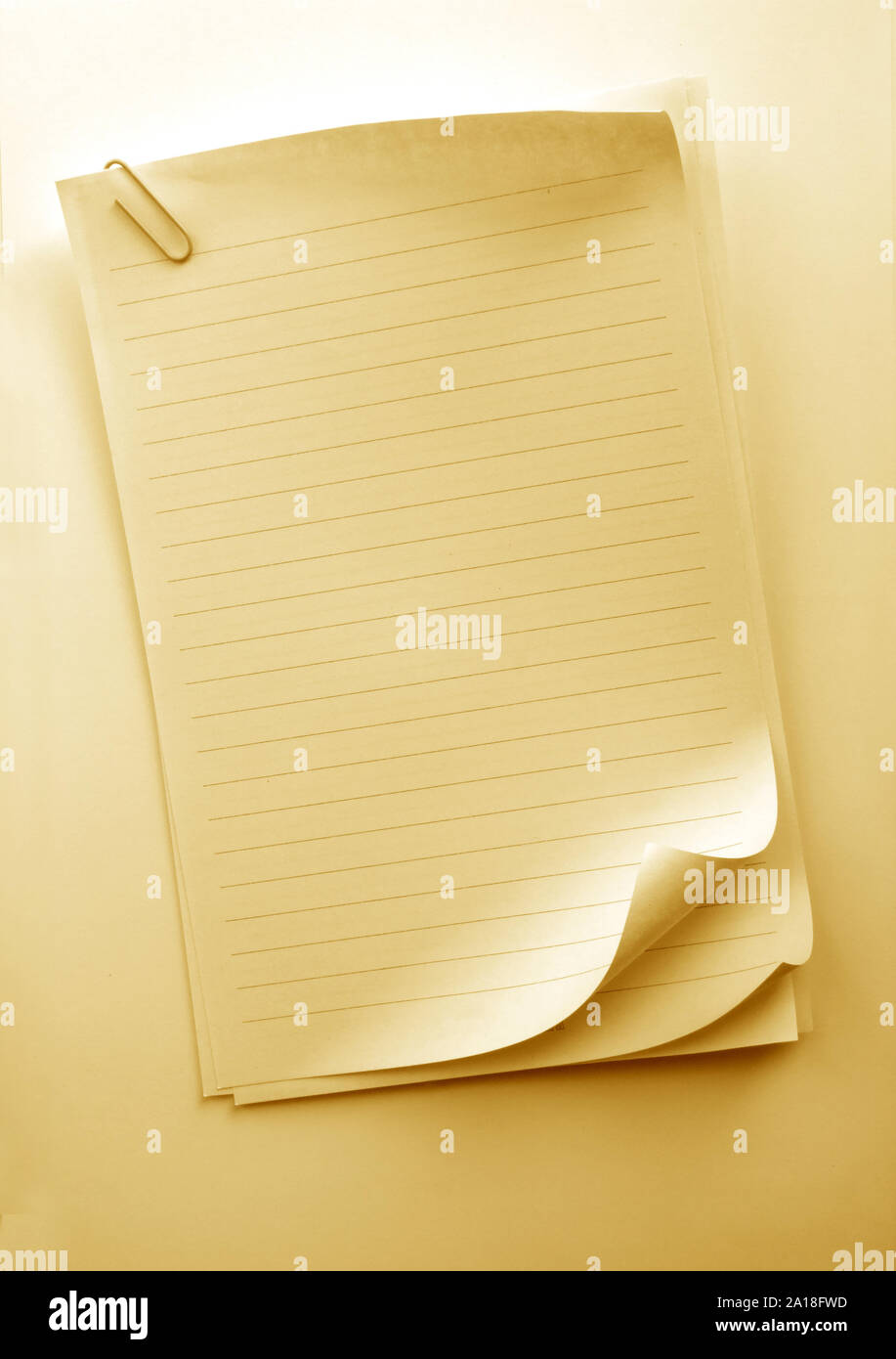 Writing note paper on gradient background Stock Photo - Alamy