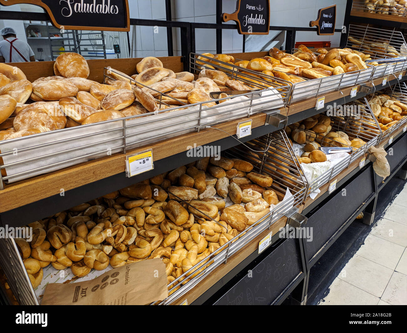 Supermarket Metro Lima Peru Cencosud Stock Photo - Alamy