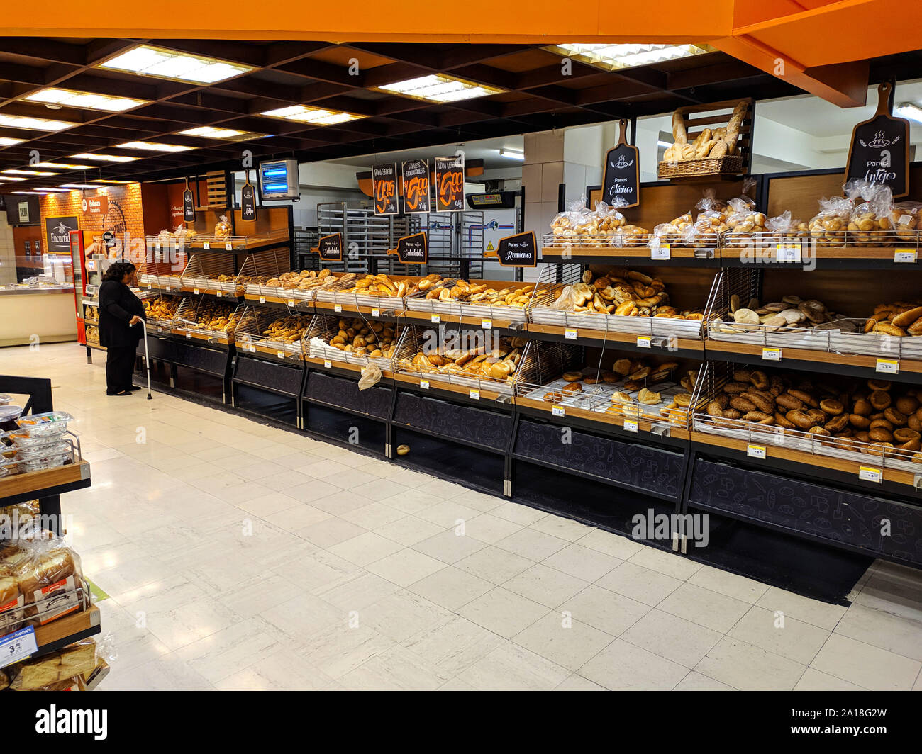 Supermarket Metro Lima Peru Cencosud Stock Photo - Alamy