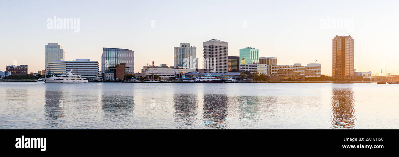Norfolk virginia skyline hi-res stock photography and images - Alamy