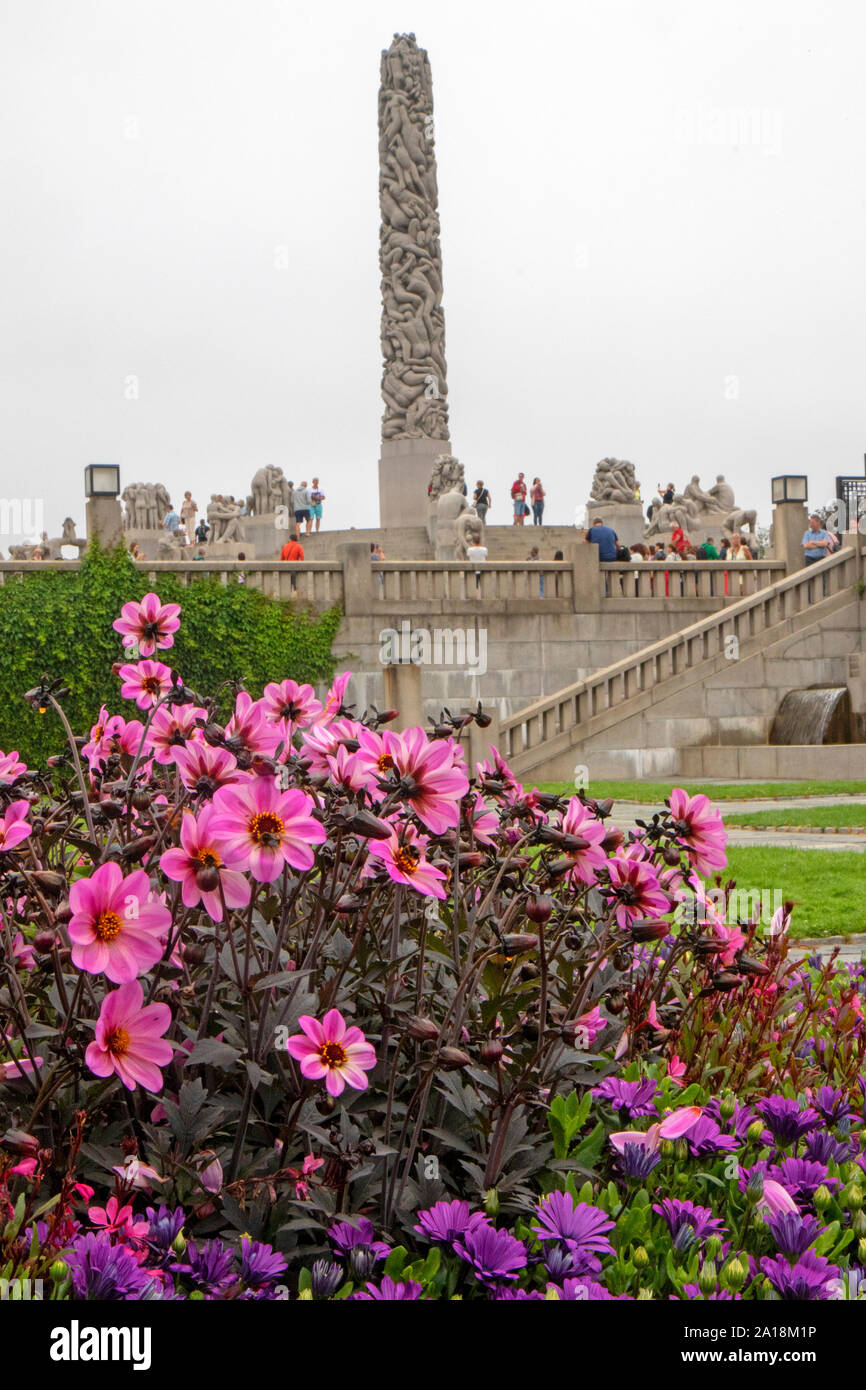The Monolith, the centrepiece of Vigeland Park (Frogner Park Stock ...