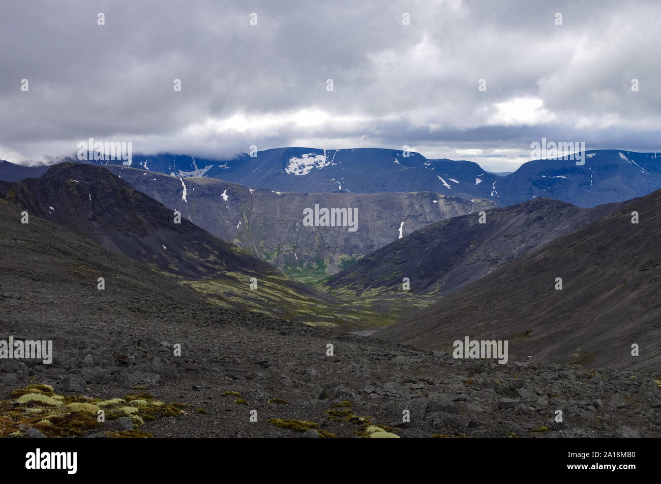 Mountain valley in Khibiny range, mountains above the Arctic circle ...