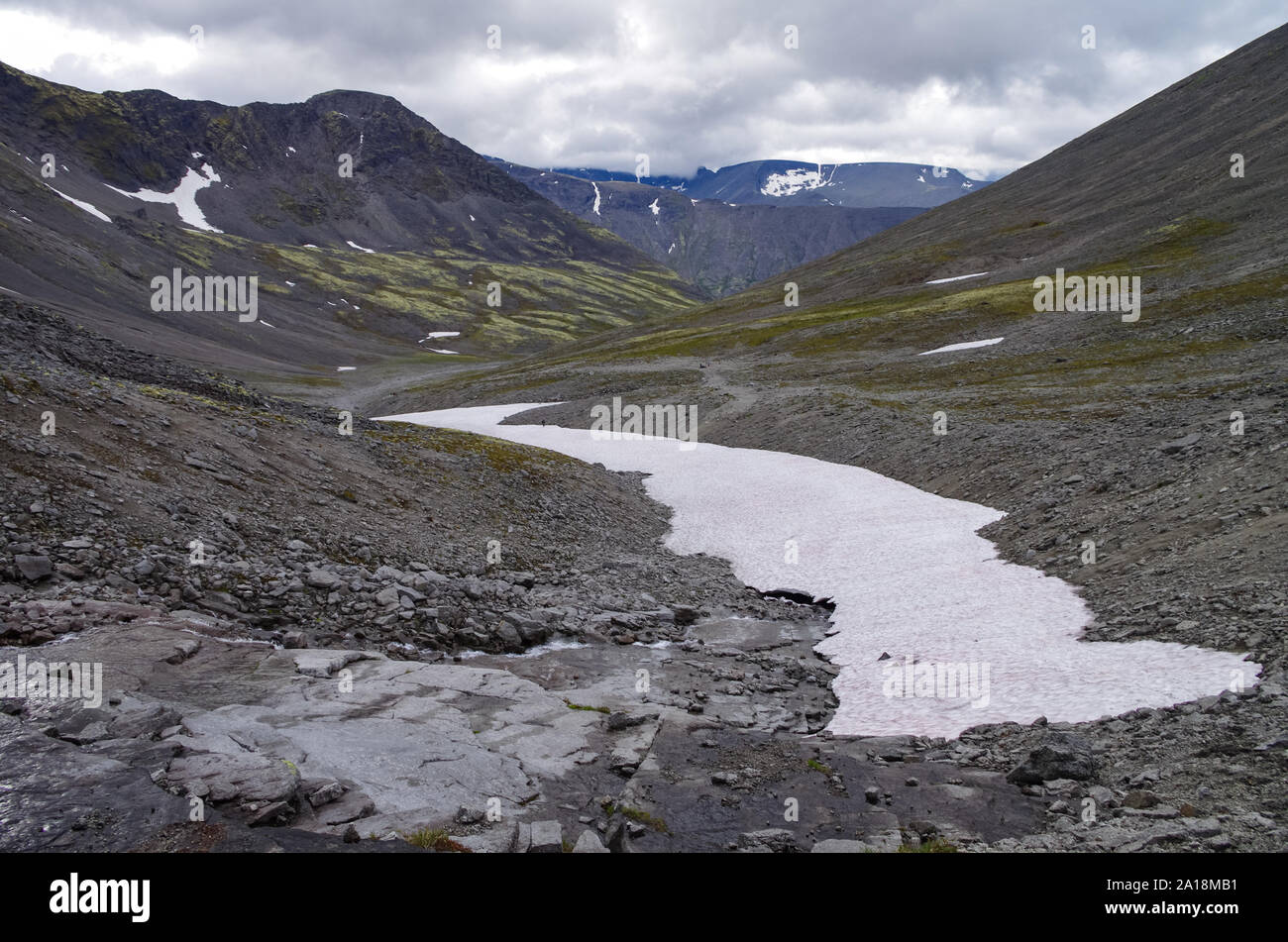 Mountain valley in Khibiny range, mountains above the Arctic circle ...