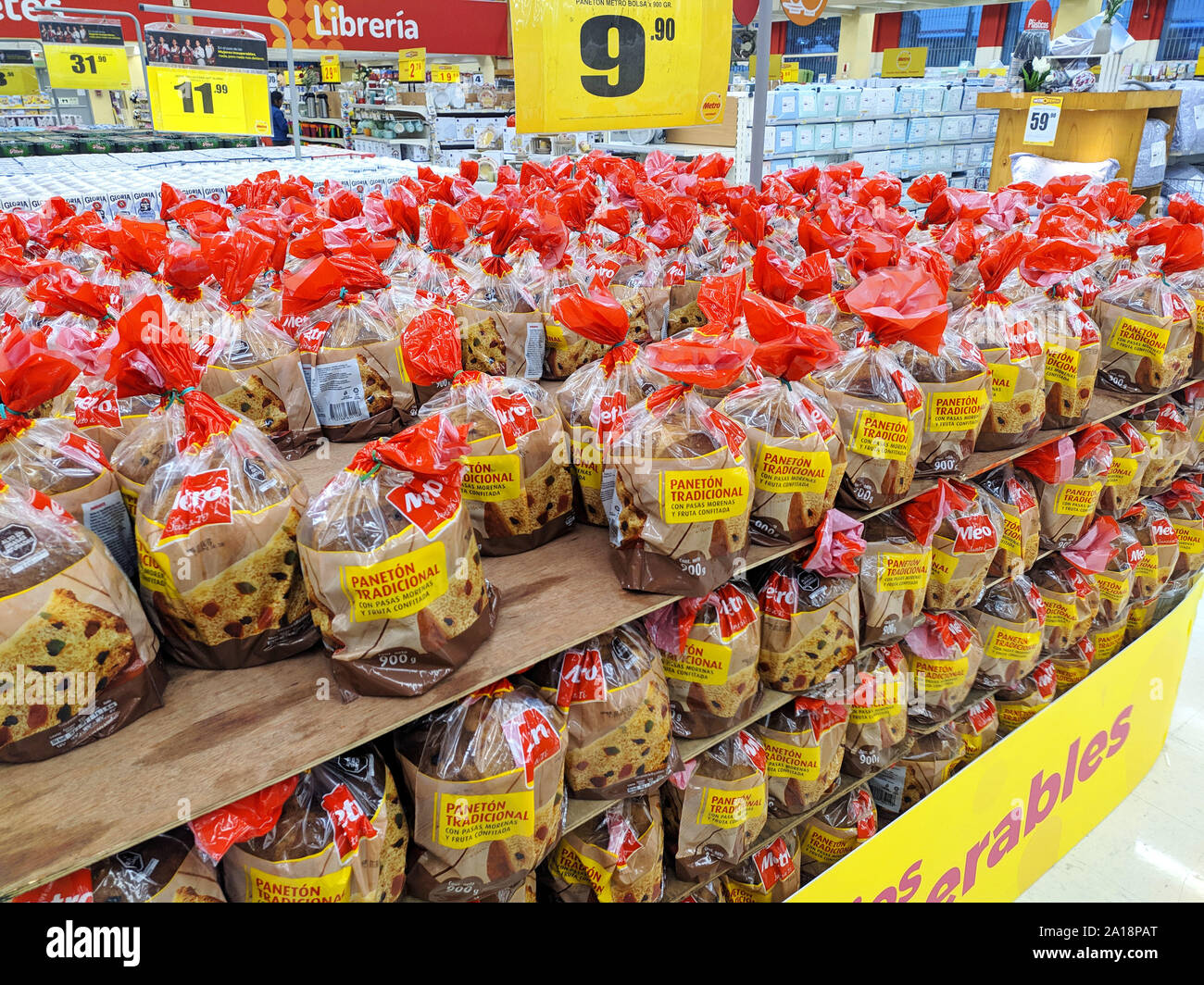 Supermarket Metro Lima Peru Cencosud Stock Photo - Alamy