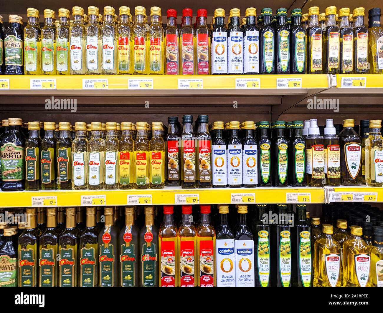 Supermarket Metro Lima Peru Cencosud Stock Photo - Alamy