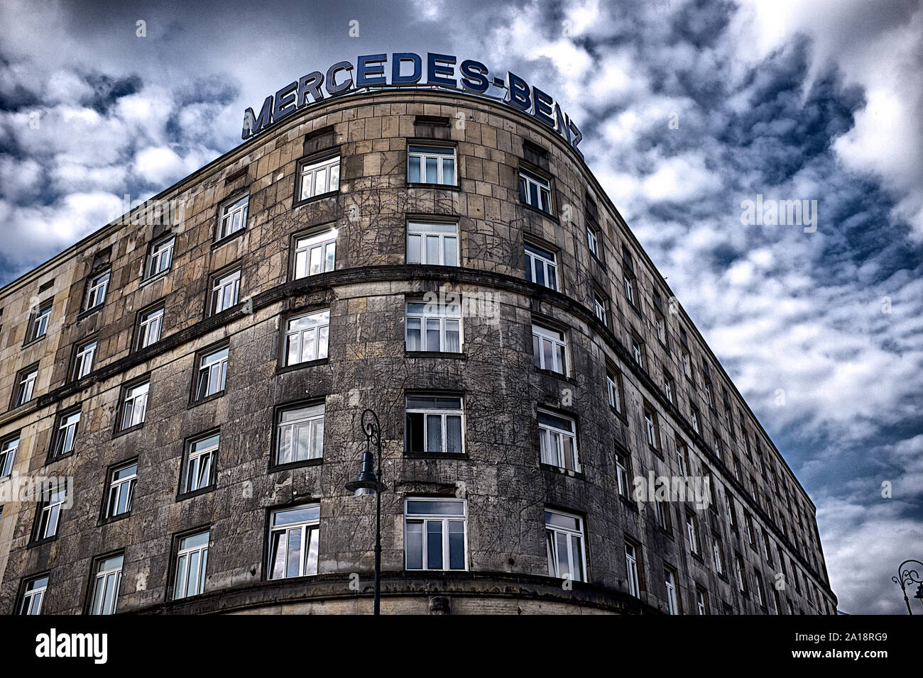 Mercedes skyscraper hi-res stock photography and images - Alamy