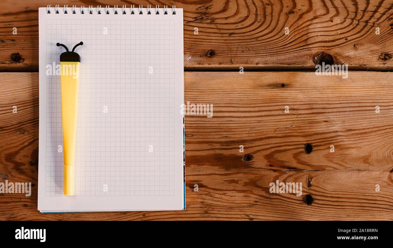 Office paperwork funny hi-res stock photography and images - Alamy