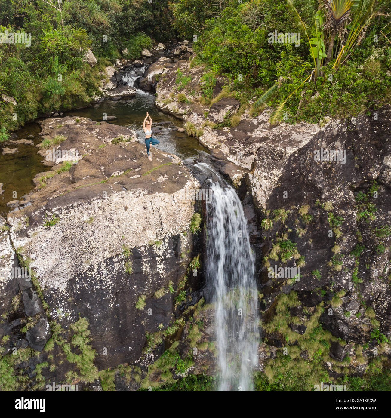 Black woman feet water hi-res stock photography and images - Alamy