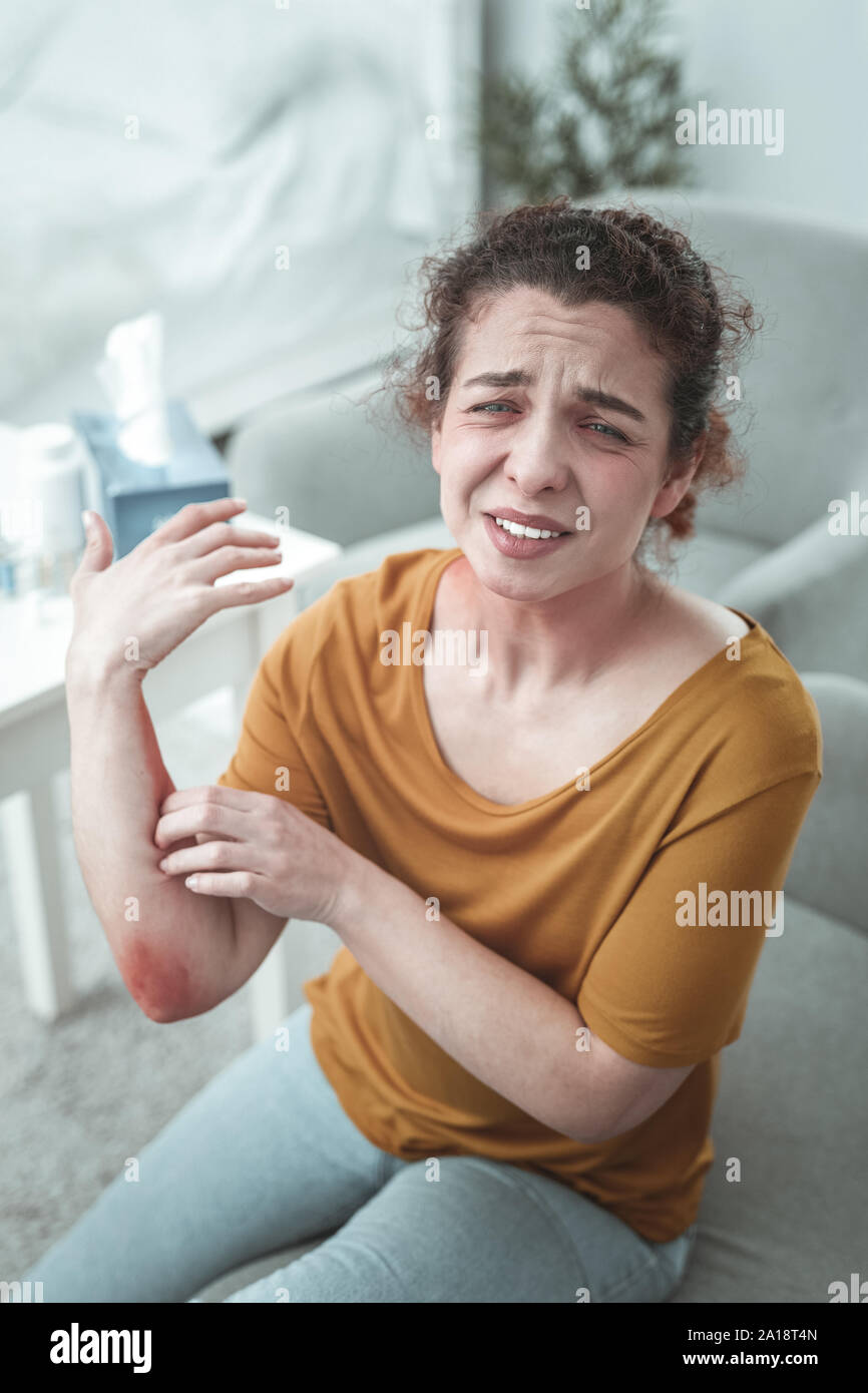 Car pain woman hi-res stock photography and images - Alamy