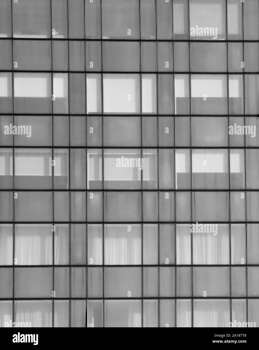 Black glass building hi-res stock photography and images - Alamy