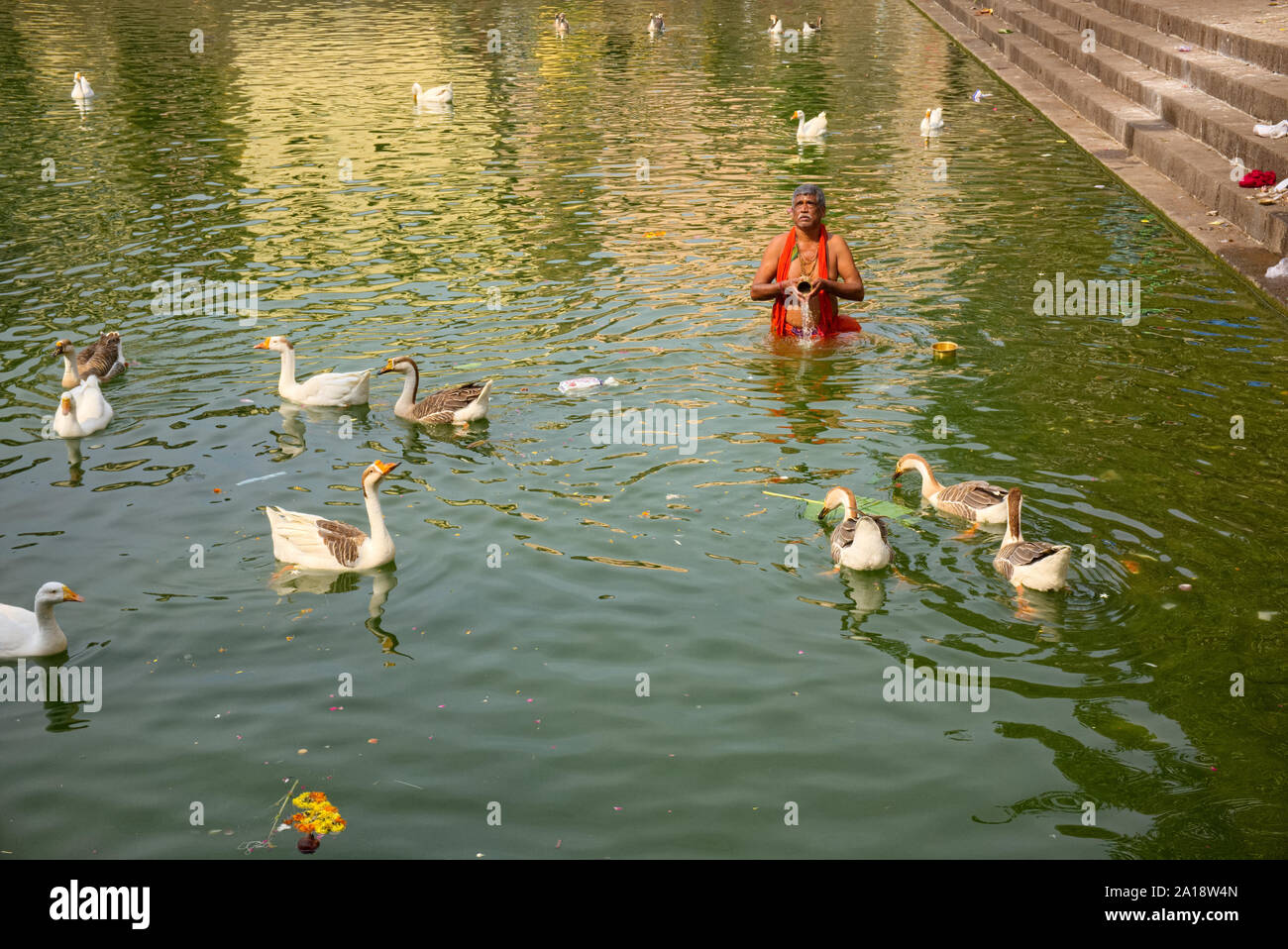 Mumbai hindu tank hi-res stock photography and images - Alamy