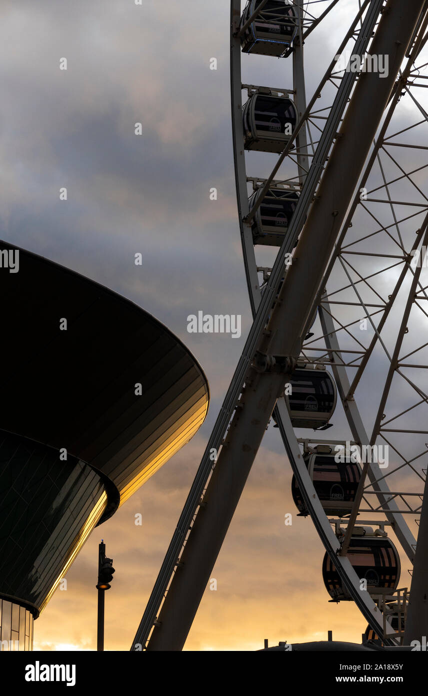 The Wheel of Liverpool at dusk Stock Photo - Alamy