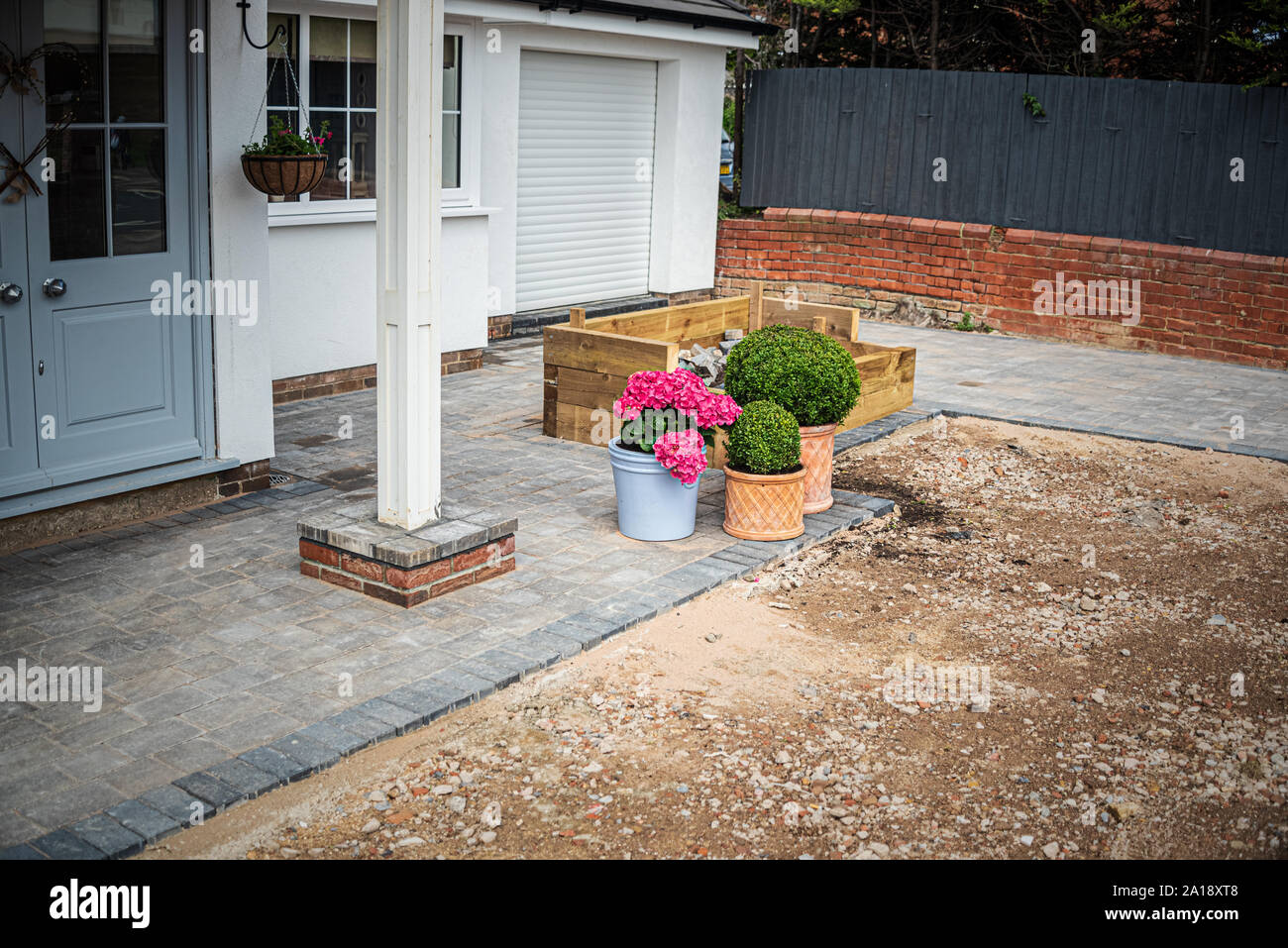 Brickwork garden hi-res stock photography and images - Alamy