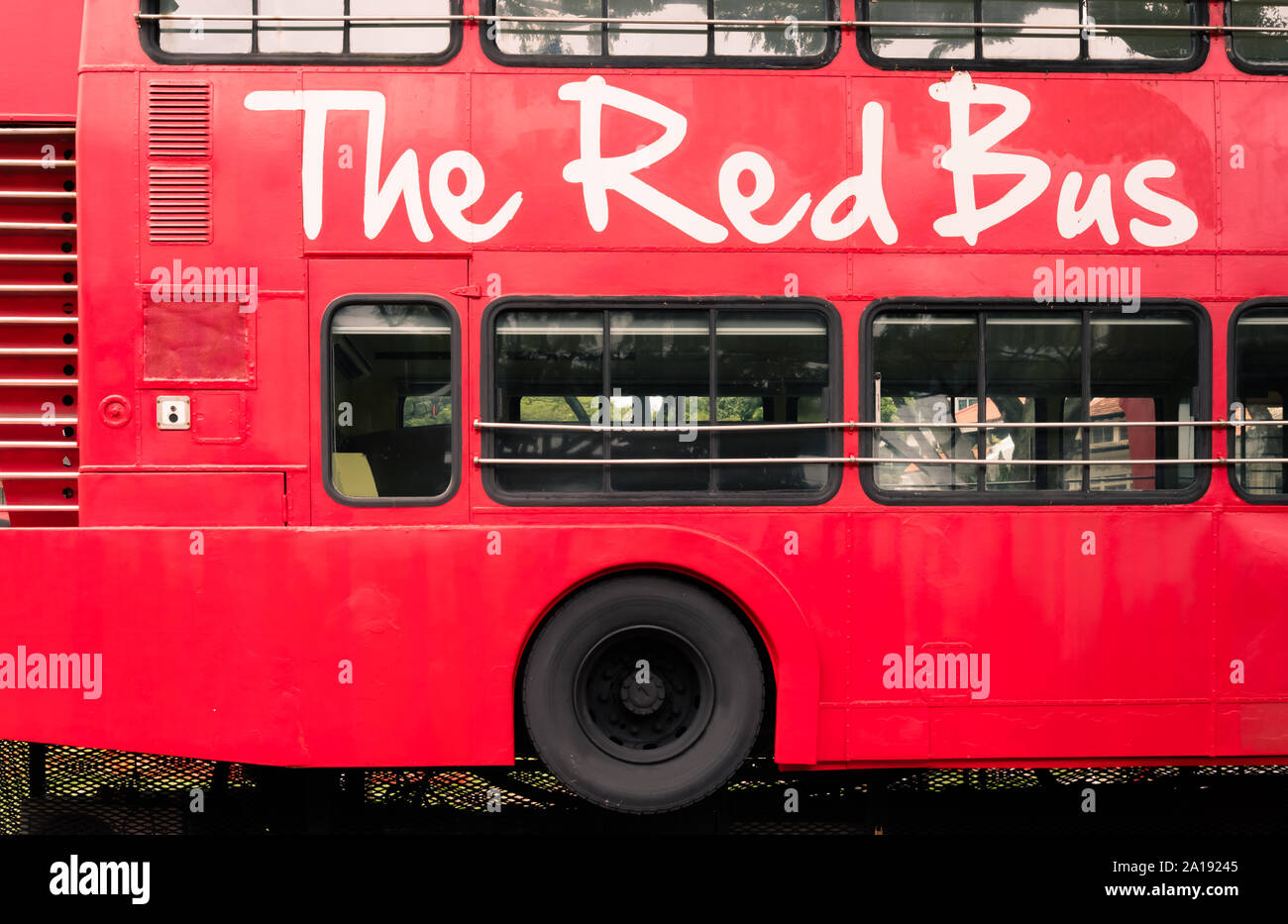 Singapore-29 AUG 2018: London red bus display in Singapore open space ...