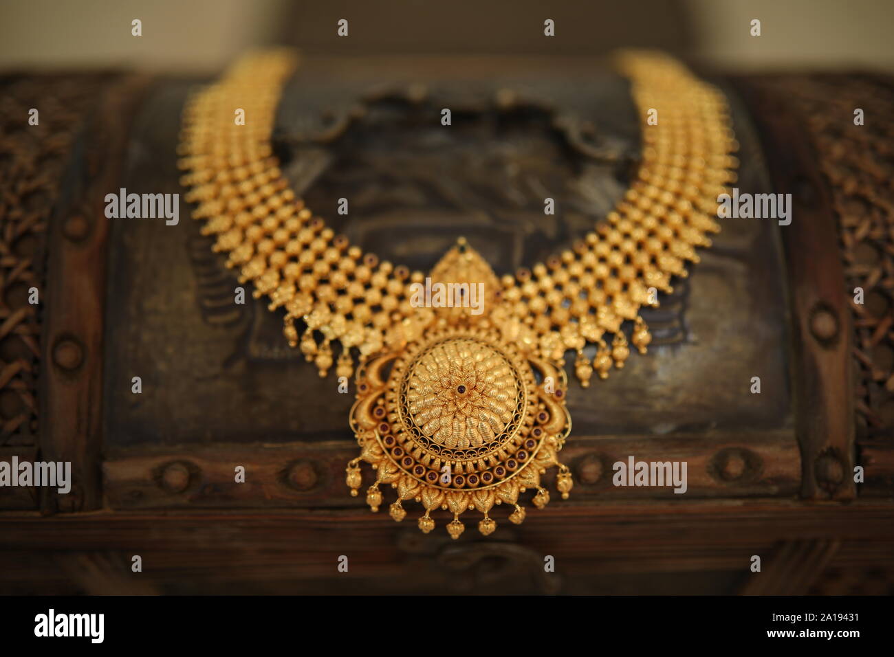 Indian Traditional Gold Necklace Stock Photo - Alamy