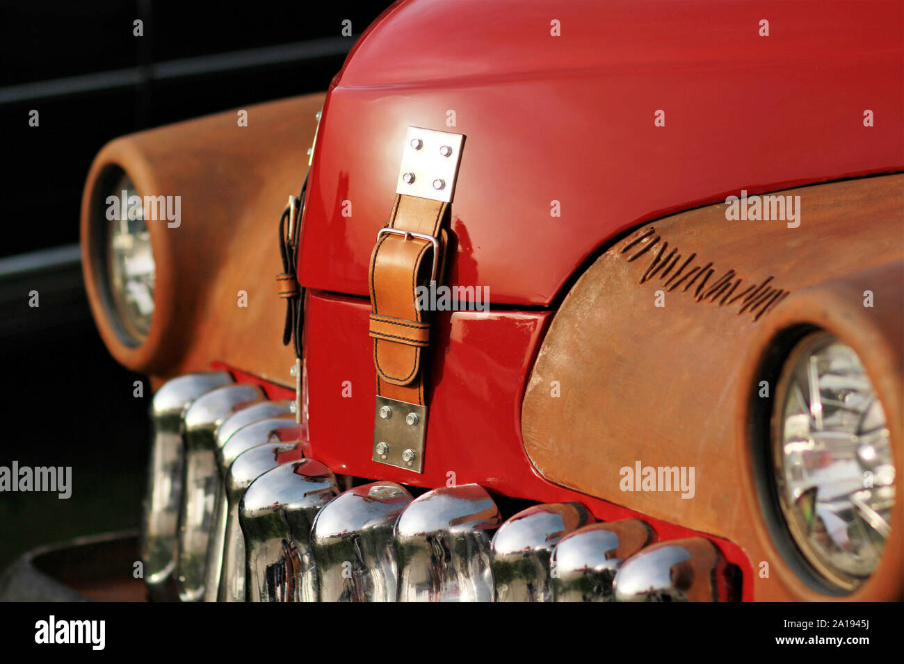 Vintage brown vehicle hi-res stock photography and images - Alamy