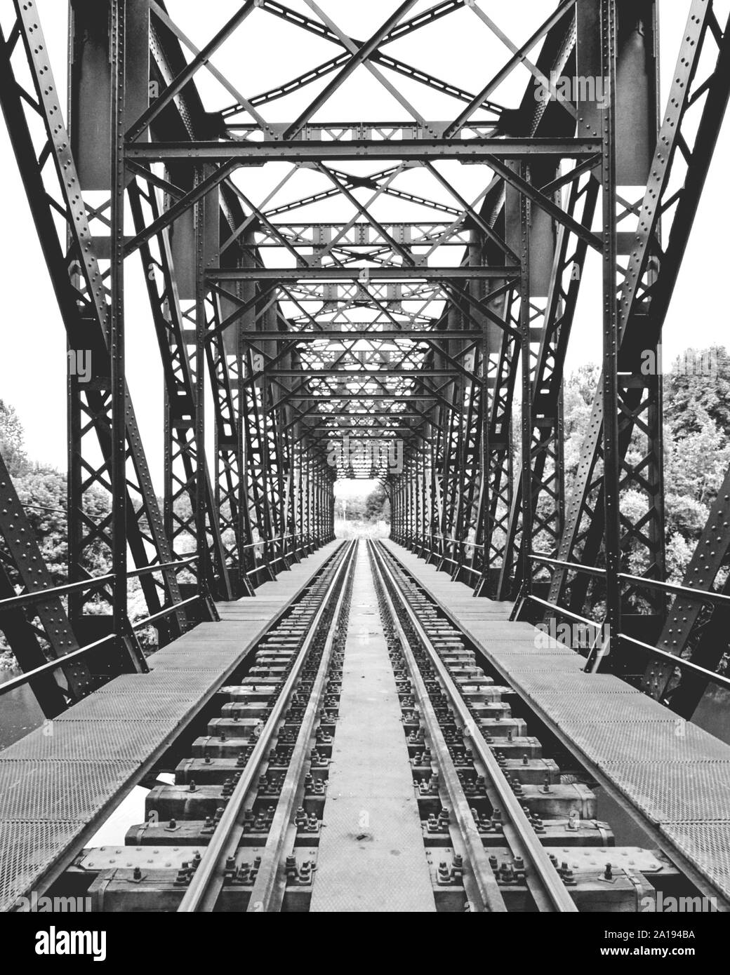 White steel construction hi-res stock photography and images - Alamy