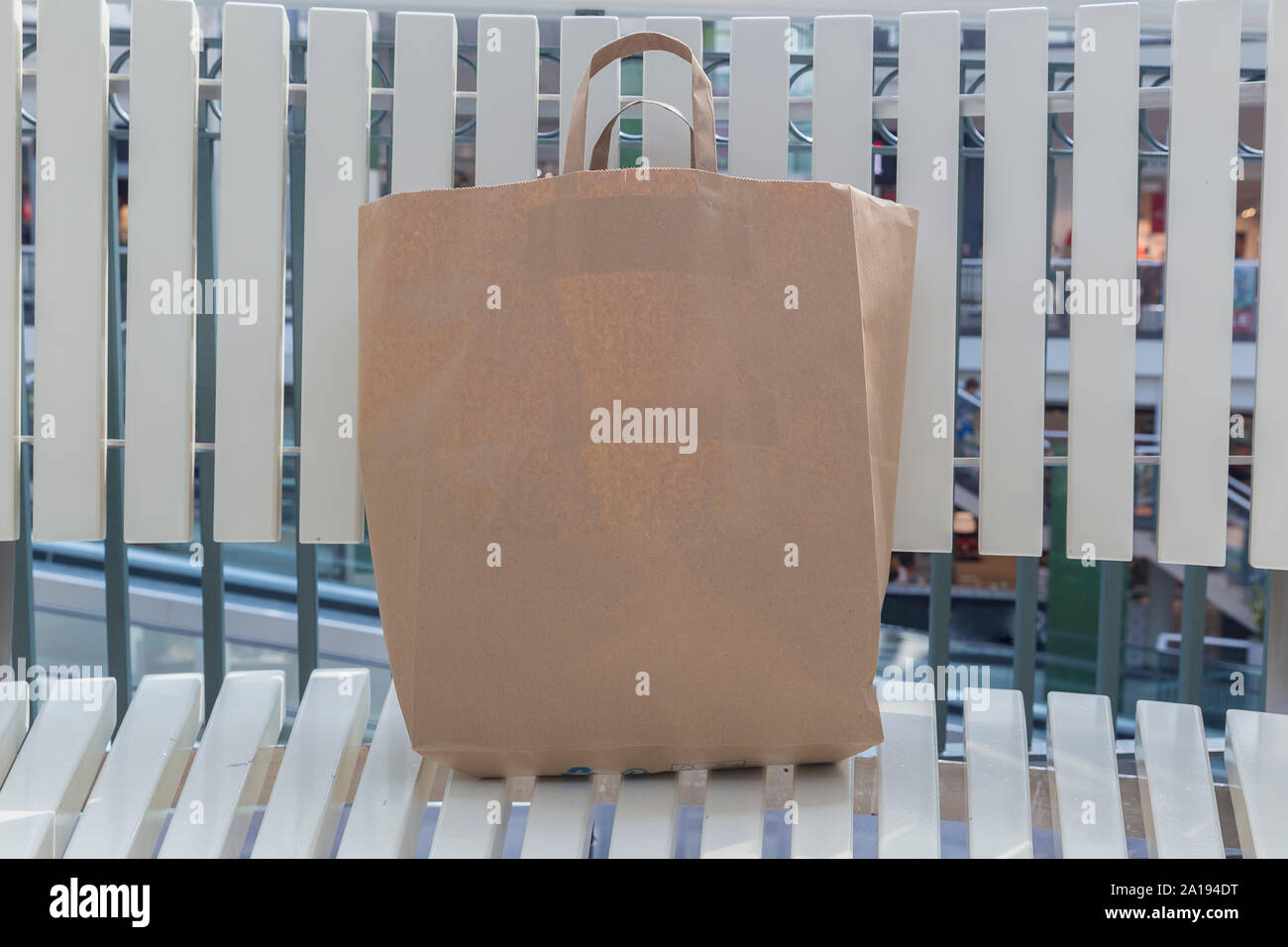 Paper bags containers coffee hi-res stock photography and images - Alamy