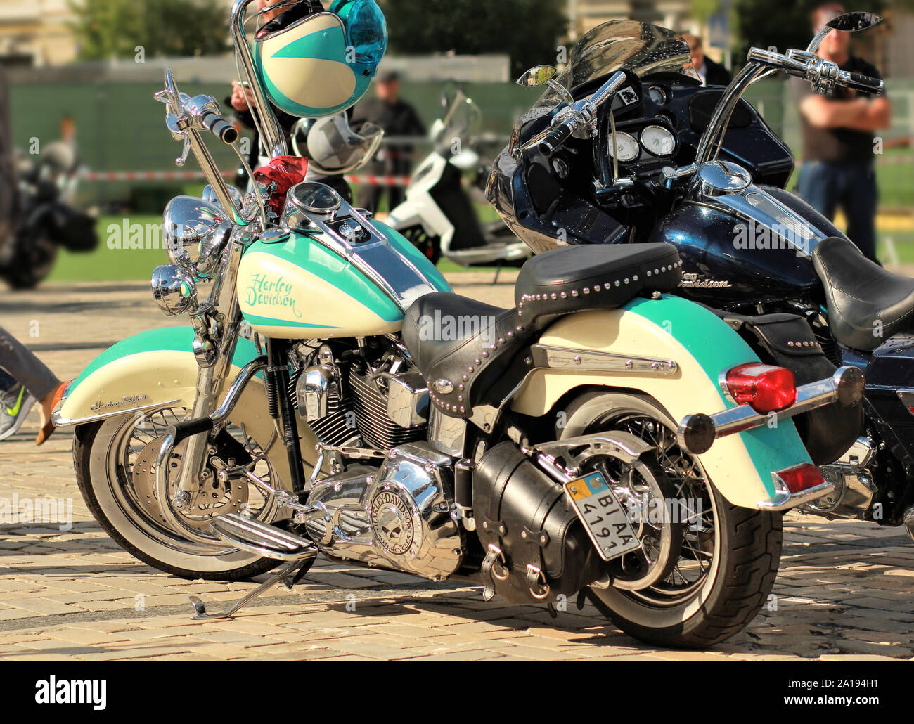 Matching helmet hi-res stock photography and images - Alamy