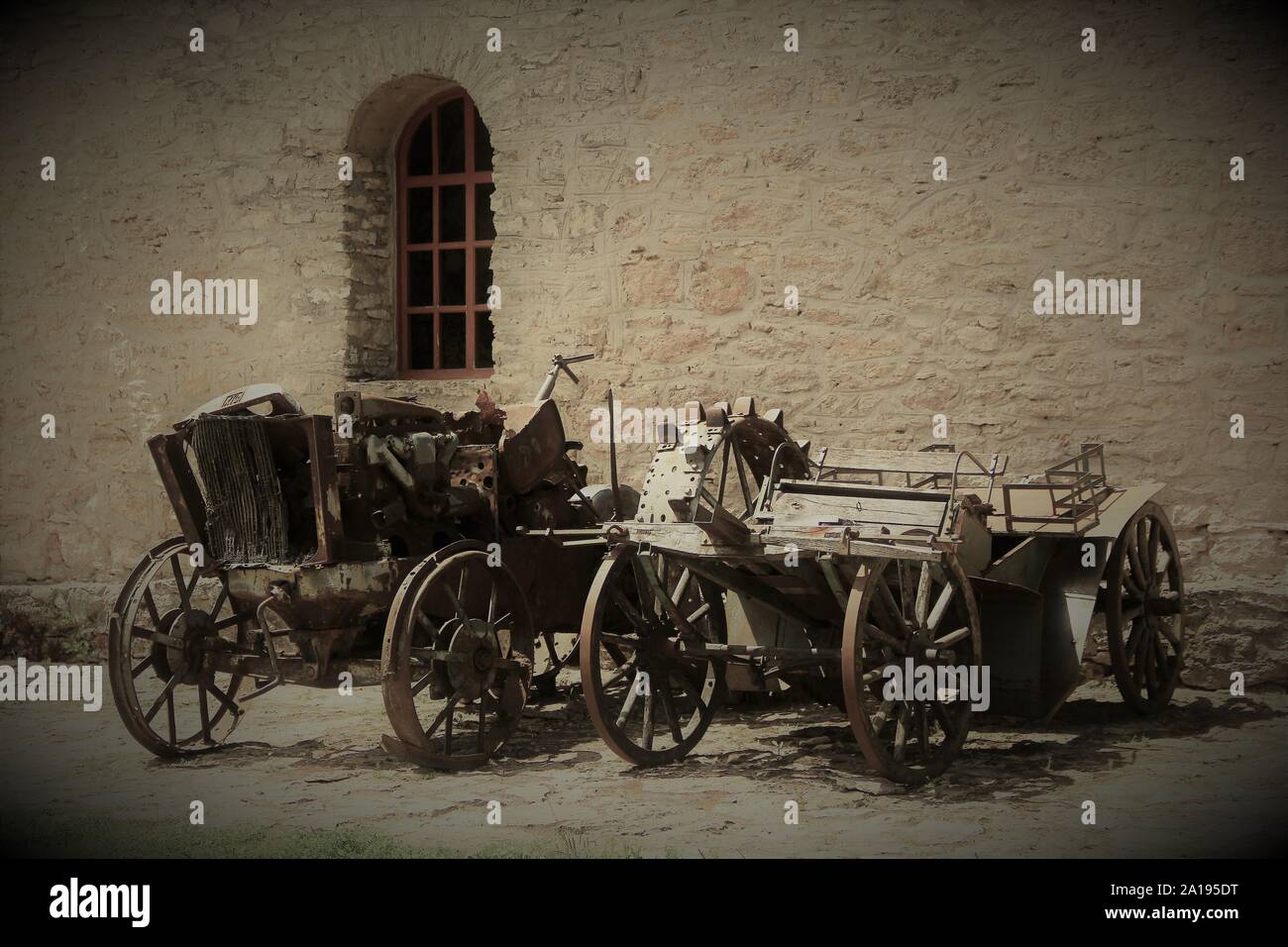Two wheel carts hi-res stock photography and images - Alamy