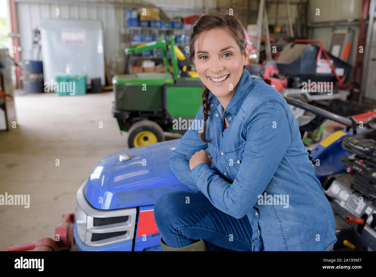 Woman mechanic tractor hi-res stock photography and images - Alamy