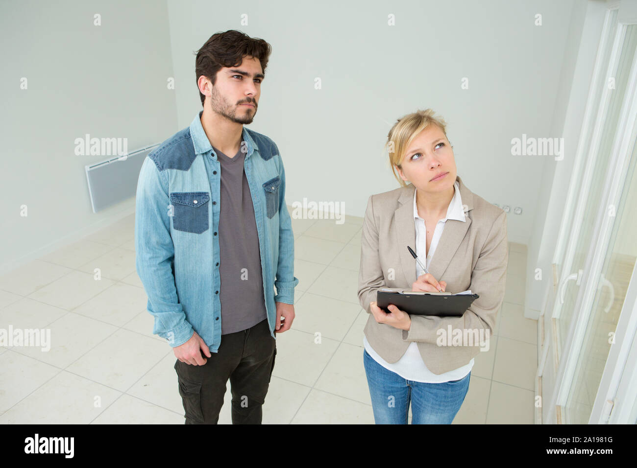 female building inspector Stock Photo - Alamy
