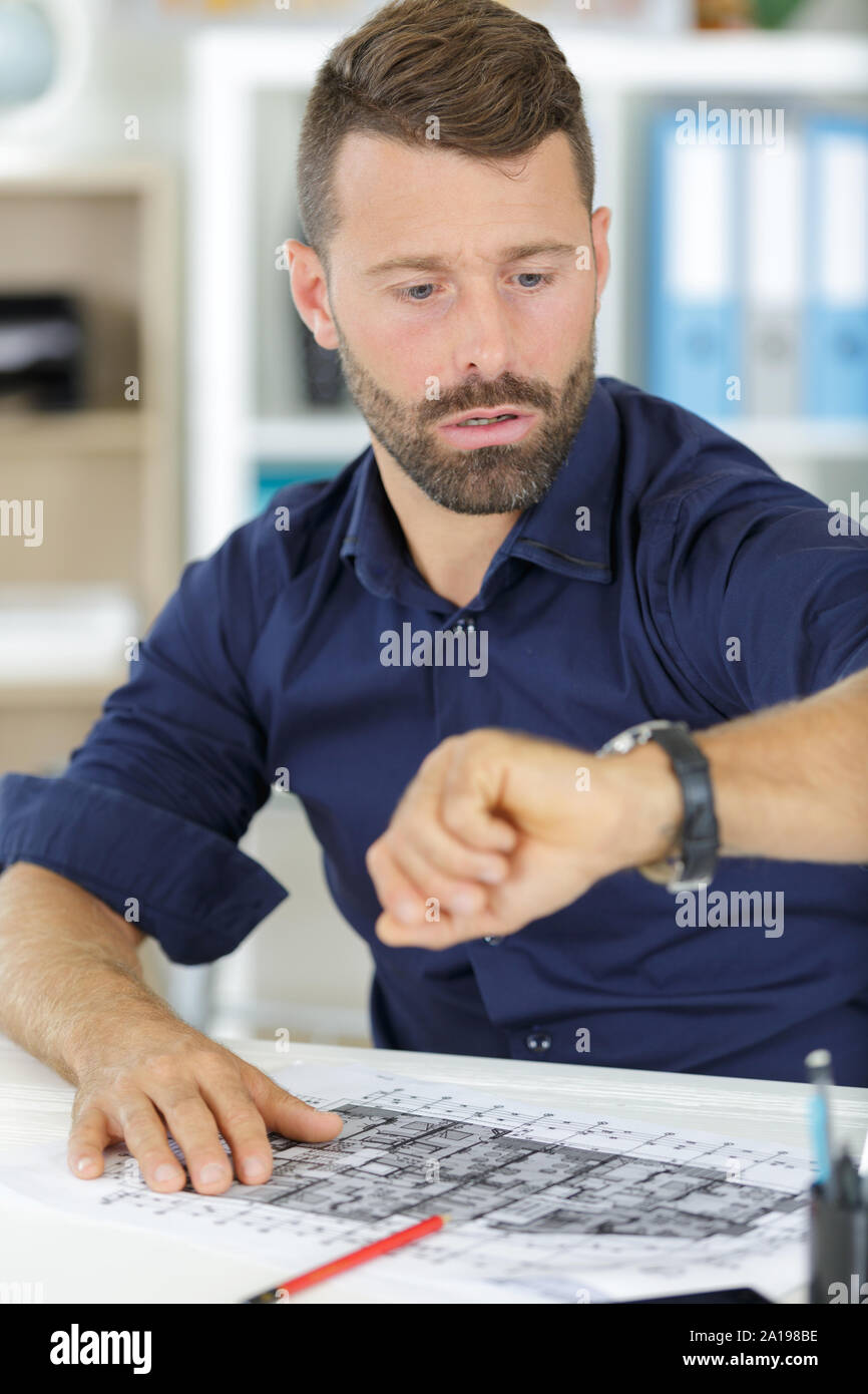 Man late for meeting hi-res stock photography and images - Alamy