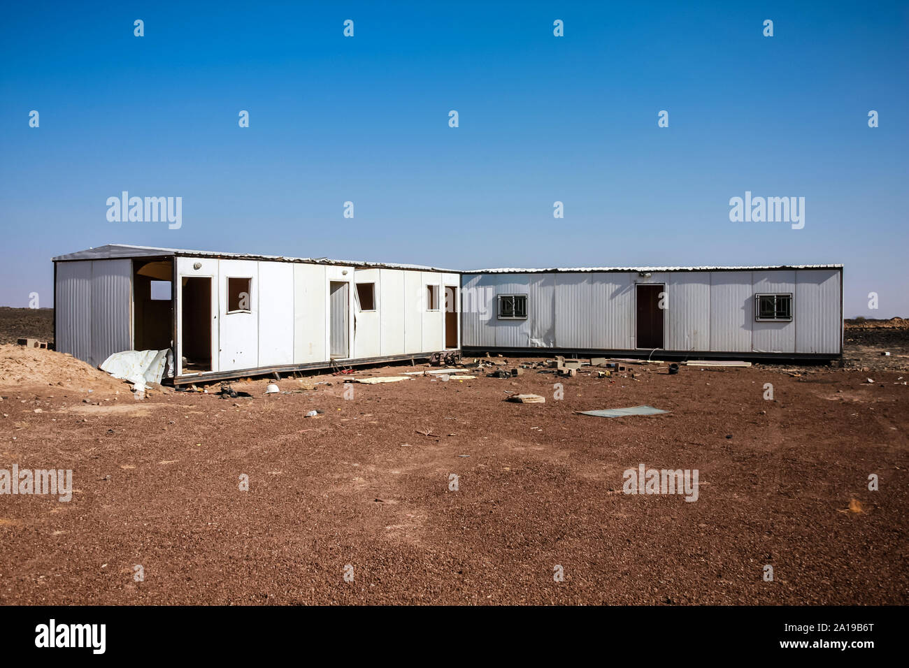 Trailer desert hi-res stock photography and images - Alamy