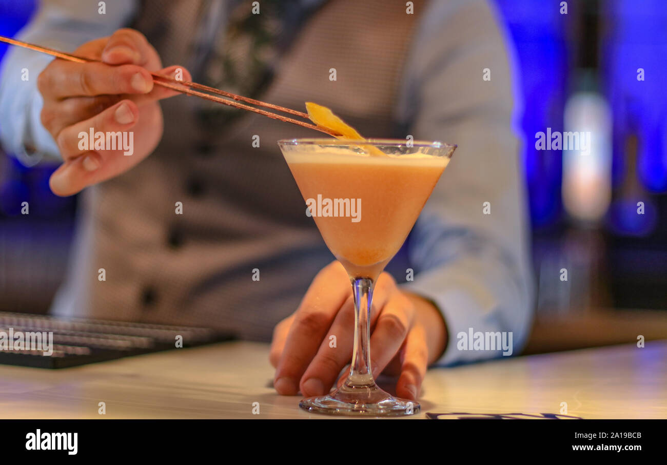 Bartender liquor hi-res stock photography and images - Alamy