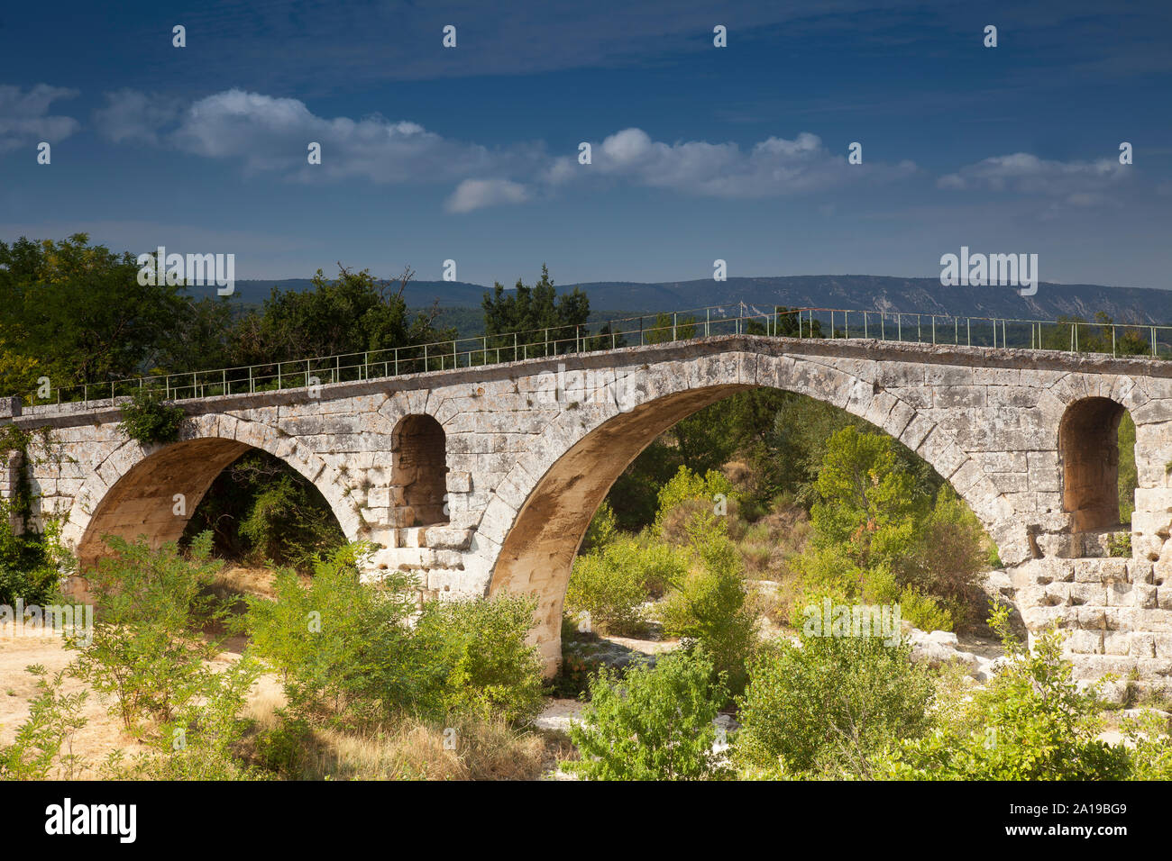 Pont Julien, ancient Roman bridge, abbot, Provence, Provence-Alpes-Cote ...